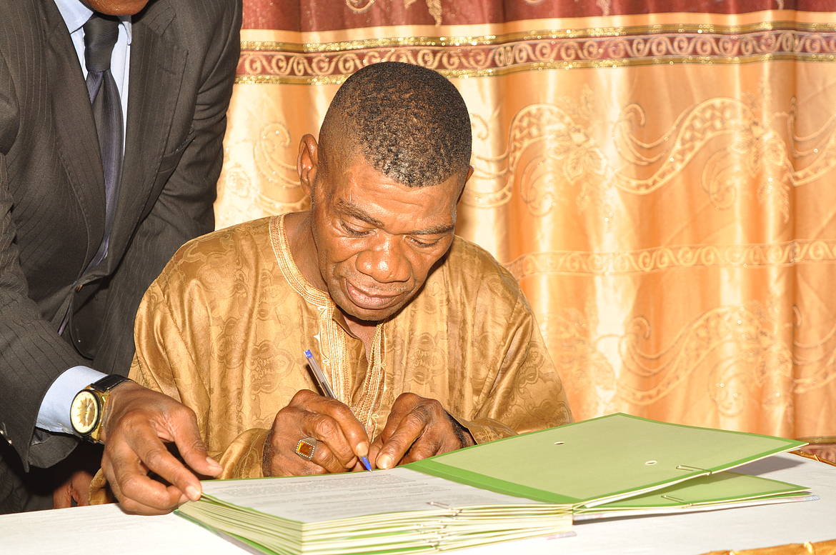 Cameroon gov’t signs historic agreement with indigenous Baka people ...